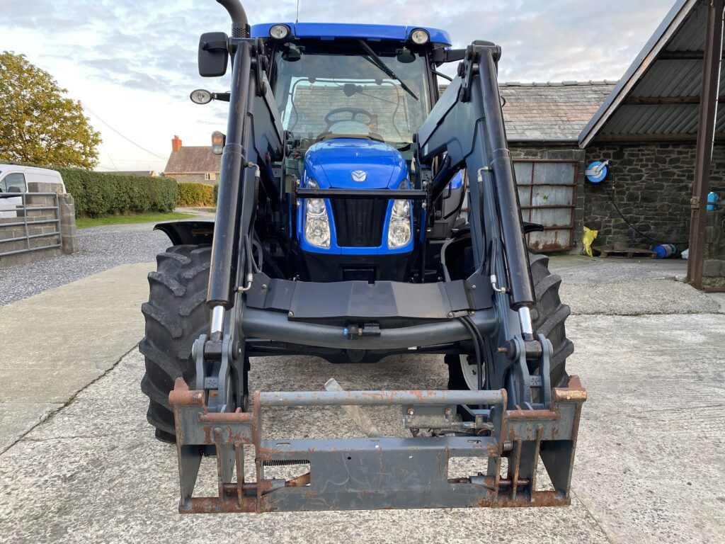 NEW HOLLAND T6.140 TRACTOR C/W QUICKE LOADER | RG Tractors