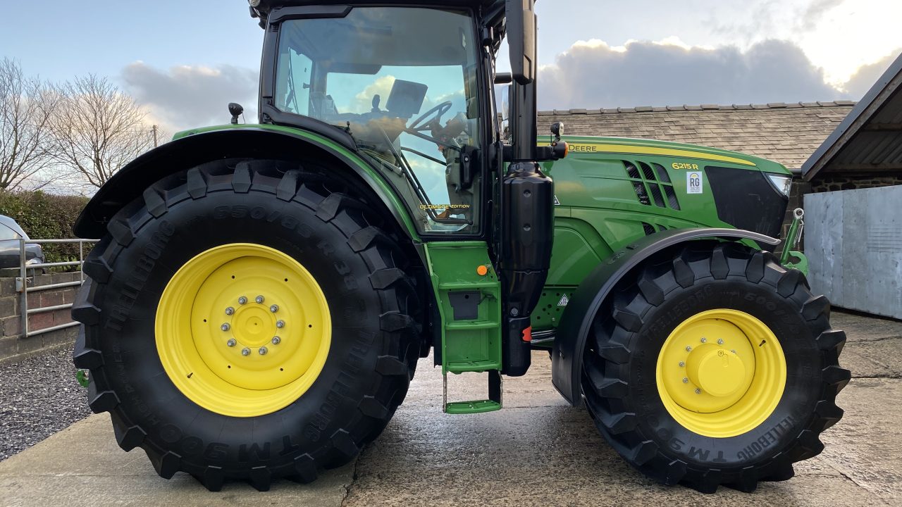 JOHN DEERE 6215R TRACTOR 50K COMMAND PRO | RG Tractors