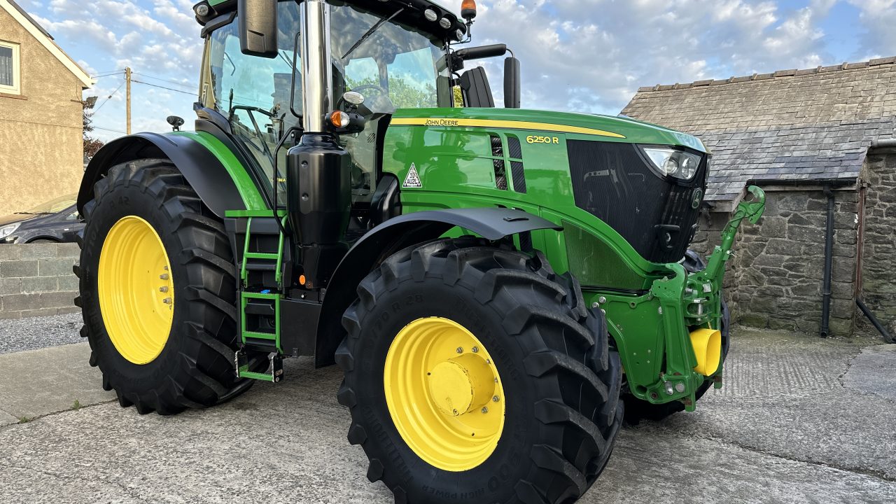 JOHN DEERE 6250R TRACTOR 50K COMMAND PRO | RG Tractors